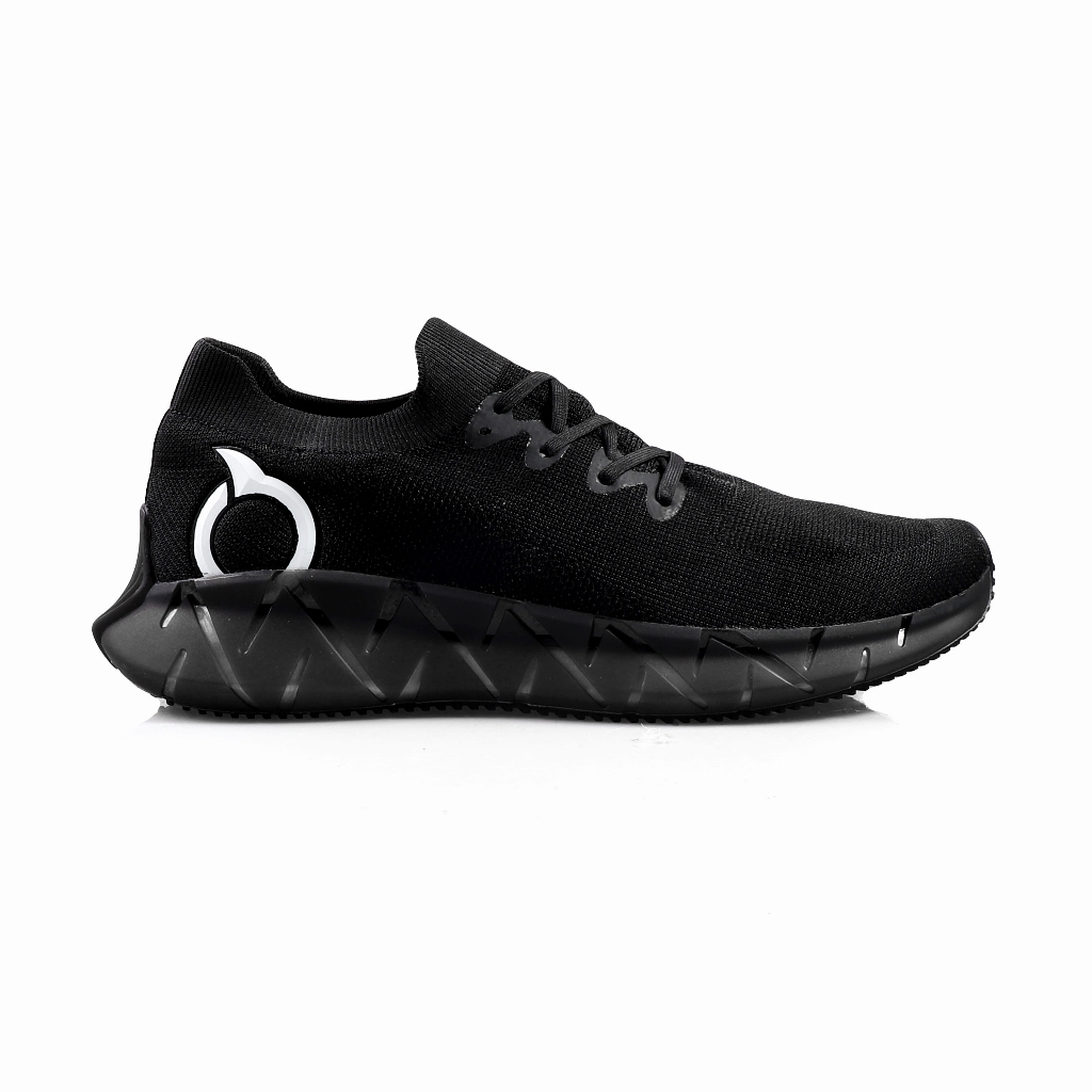 Jual Ortuseight Sneakers Relieve Black White | Shopee Indonesia