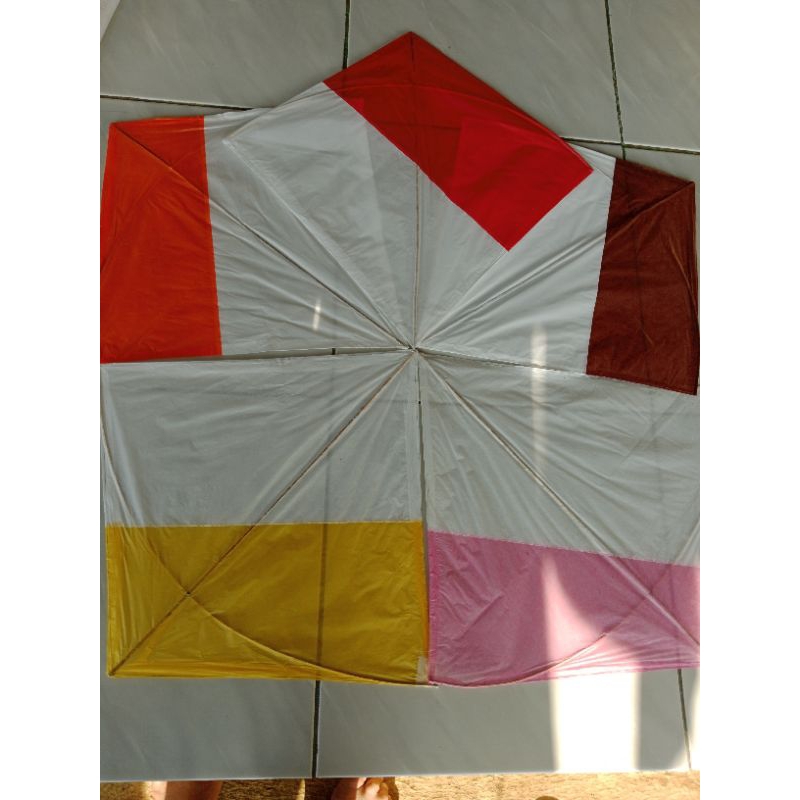 Jual Layangan Kertas Merah Putih , Kuning Putih , Hijau Putih , Rapih ...