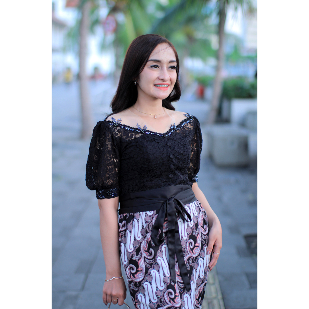 Jual ANGGUN KEBAYA - Kebaya Raisa | Kebaya Modern | Kebaya Lamaran ...