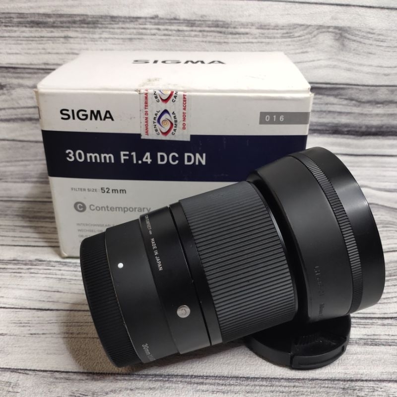 Jual Lensa Sigma Sony 30mm F1.4 DC DN Fullset Mulus | Shopee Indonesia