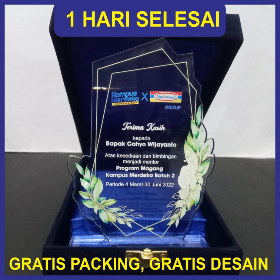 Jual Plakat Akrilik Custom box Plakat Wisuda Plakat Magang Plakat KKN ...