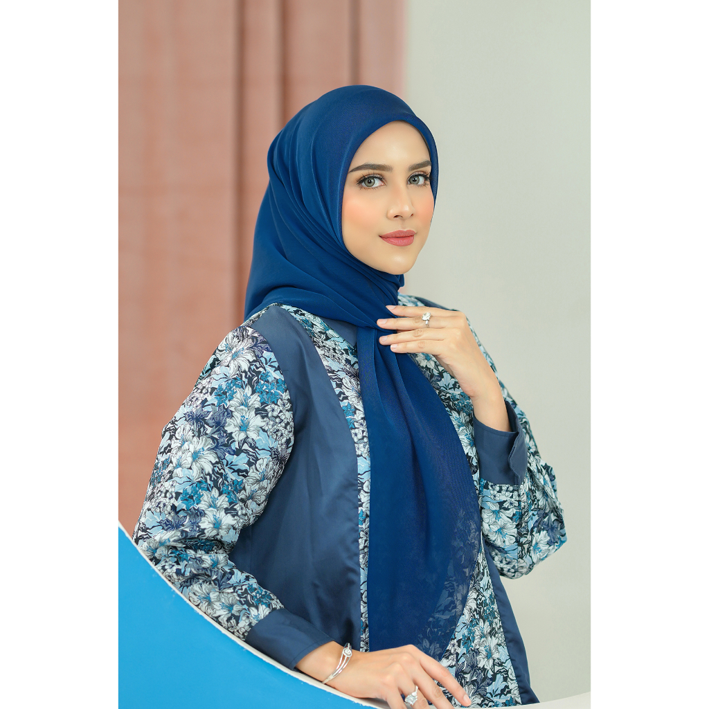 Jual Kelly Square in Estate Blue | Shopee Indonesia