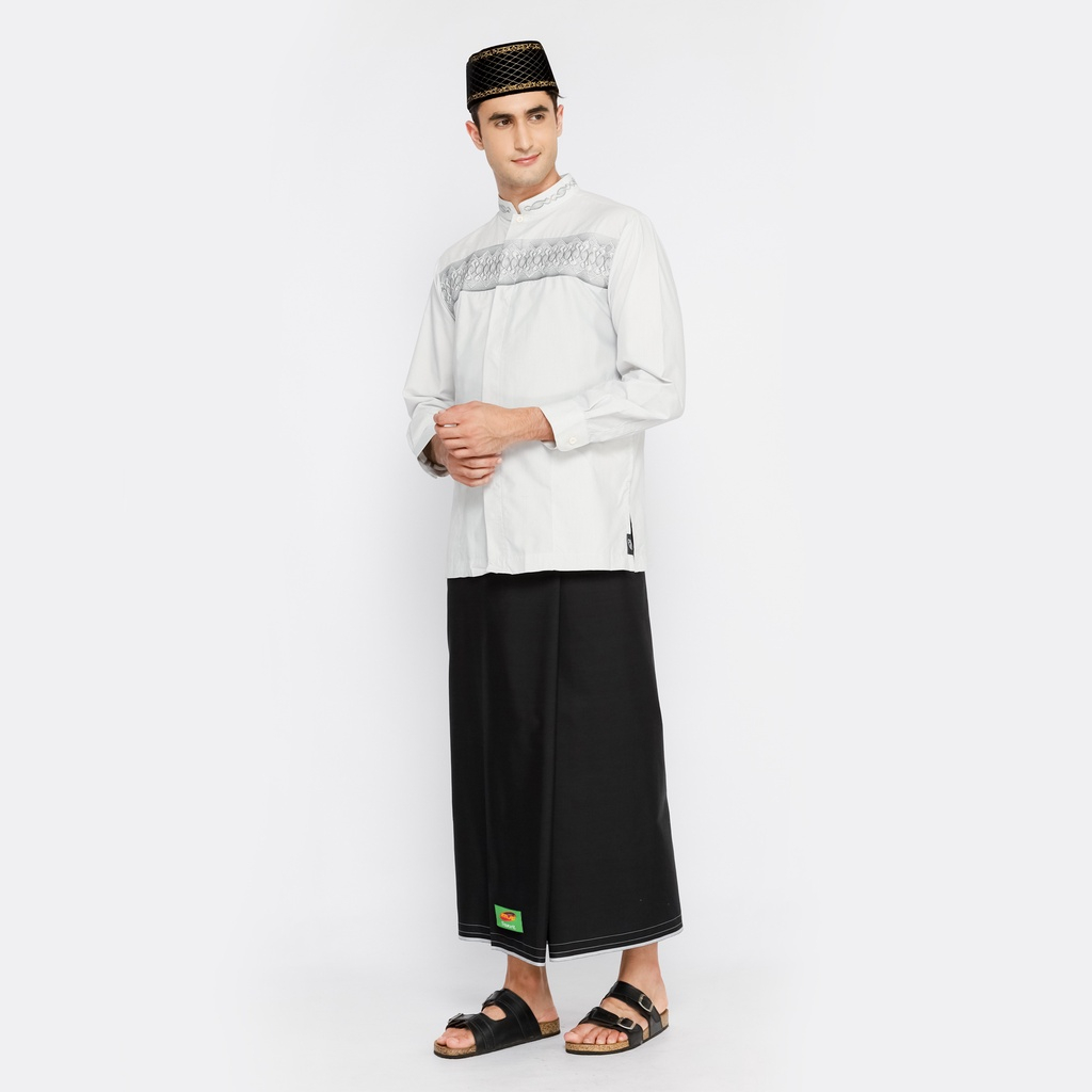 Jual SARUNG HITAM POLOS ATLAS | Shopee Indonesia