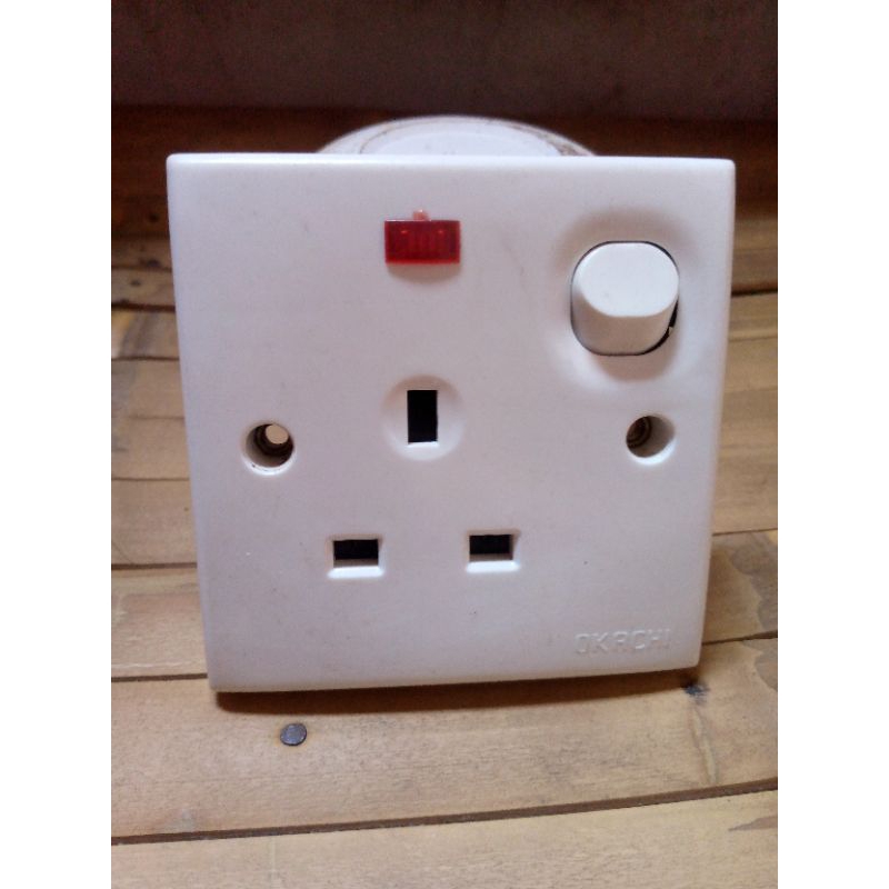 Jual clipsal stop kontak ac | Shopee Indonesia