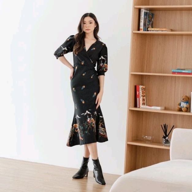 Jual ABLECOUTURE Midi dress mermaid bodycon scuba hitam batik miranda ...