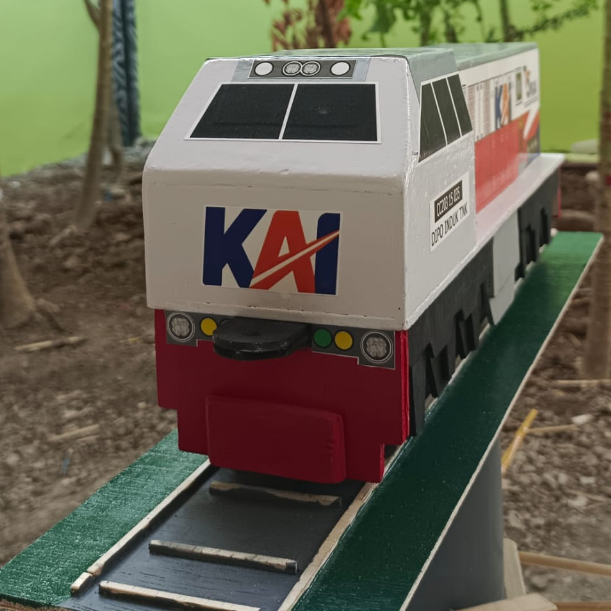 Jual Lokomotif Kereta Api CC203 Livery 2014 - MINIATUR KERETA API KAYU ...