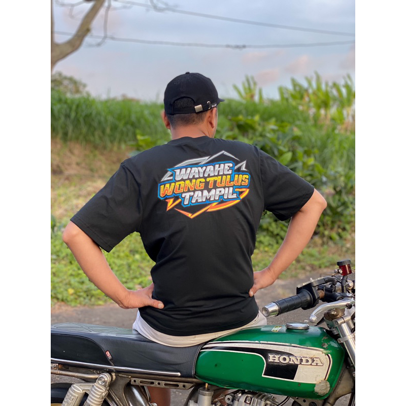 Jual KAOS KATA WAYAE WONG TULUS TAMPIL FREE STIKER | Shopee Indonesia