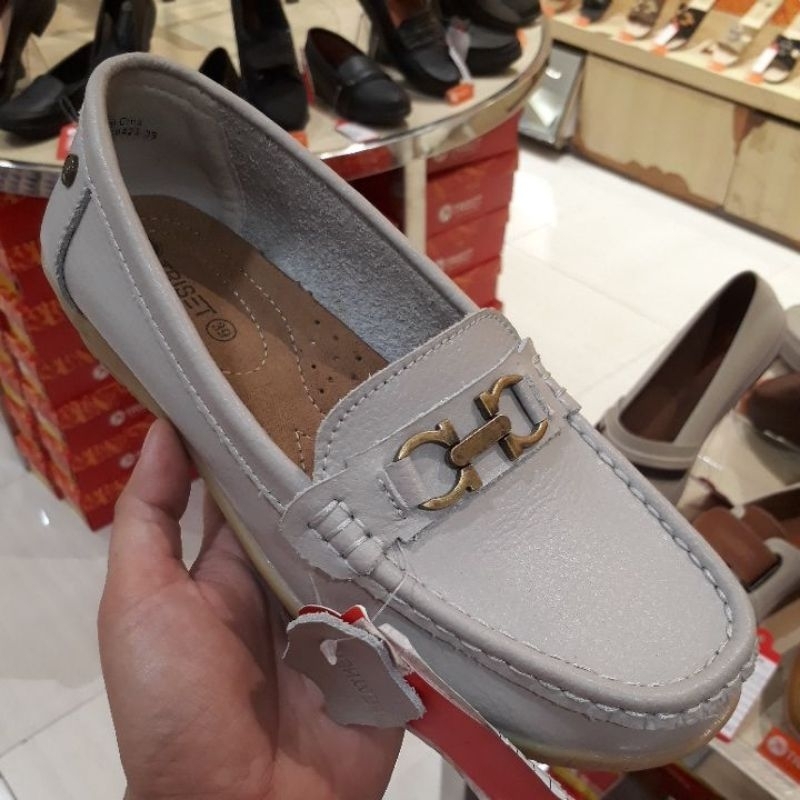 Jual SEPATU CASUAL CEWEK BRAND TRISET 36 SD 40 100% ORIGINAL | Shopee ...