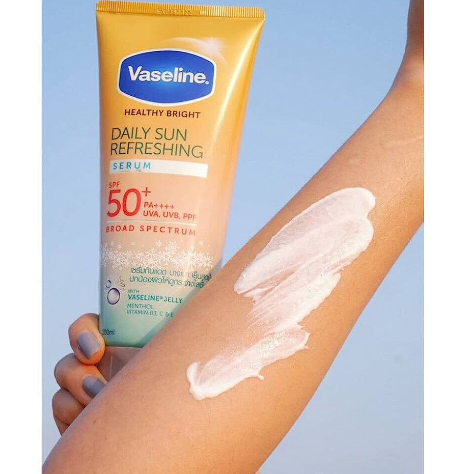 Jual Vaseline SPF 50 DAILY REFRESHING SUNSCREEN SERUM | Shopee Indonesia
