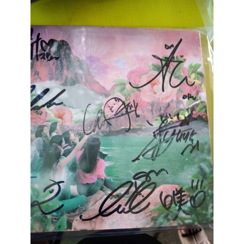 Jual album Twice plus tandatangan asi original. | Shopee Indonesia