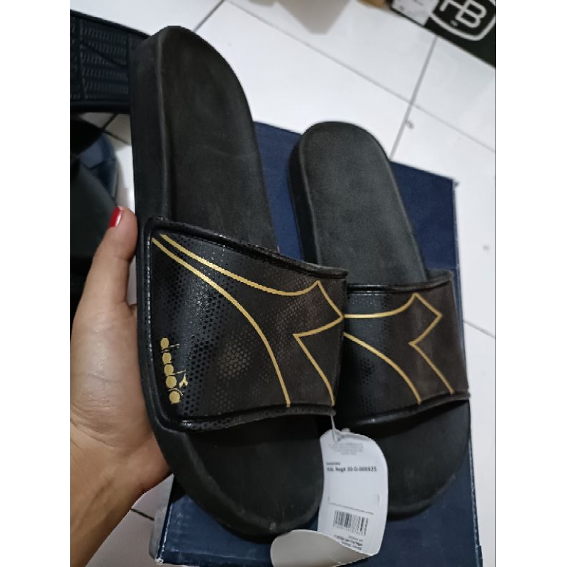 Jual 44 sports station big sale diadora sandal black | Shopee Indonesia
