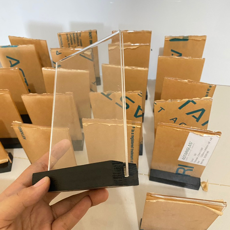 Jual acrylic standing A6 15X10 nomor meja cafe /tempat QRIS / tempat ...