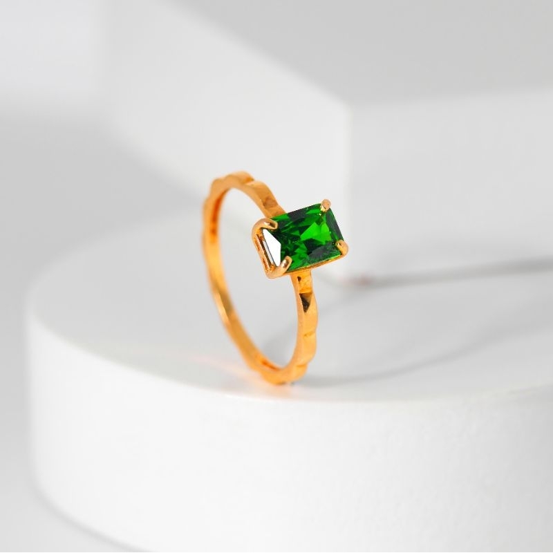 Jual Cincin Emas Emas Mata Persegi Panjang Ring Gerigi - Toko Emas ...