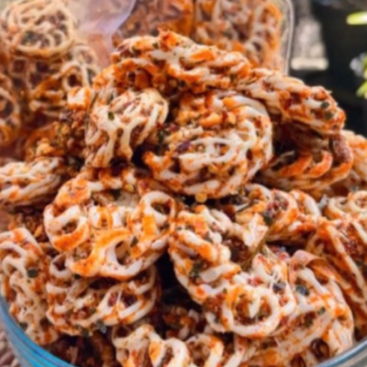 Jual KRUPUK SEBLAK RAFAEL | SEBRING | KERUPUK MAWAR PEDAS DAUN JERUK ...