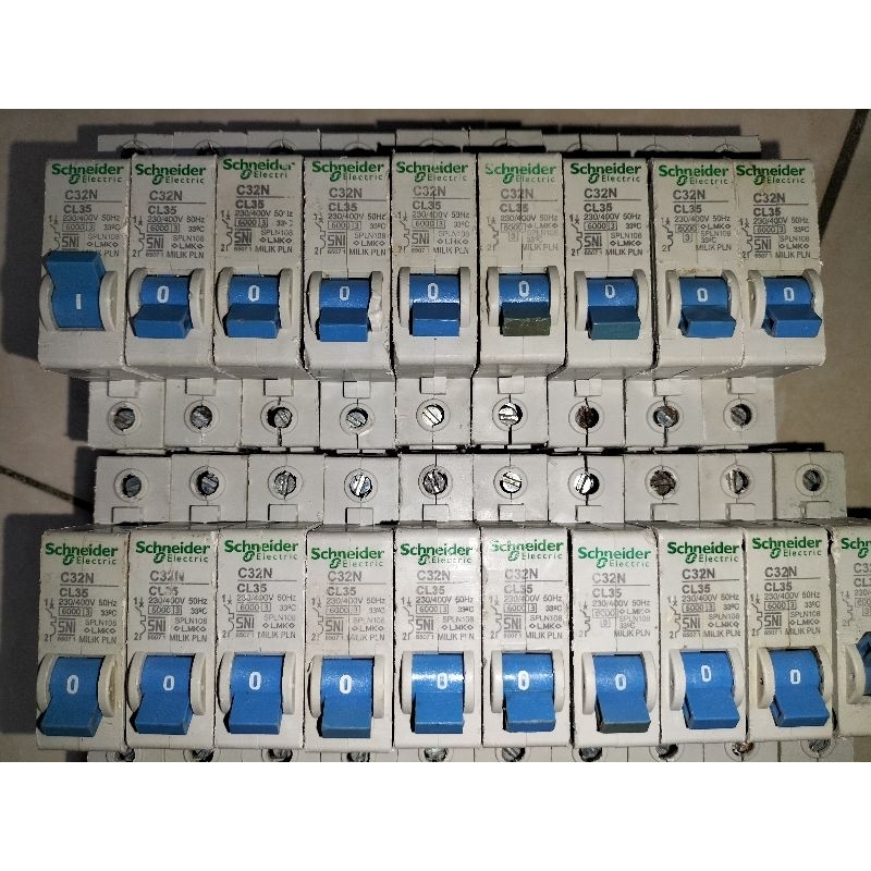Jual MCB SCHNEIDER 2A,4A,6A,10A,16A,20A,25A,35A, bekas tapi original | Shopee Indonesia