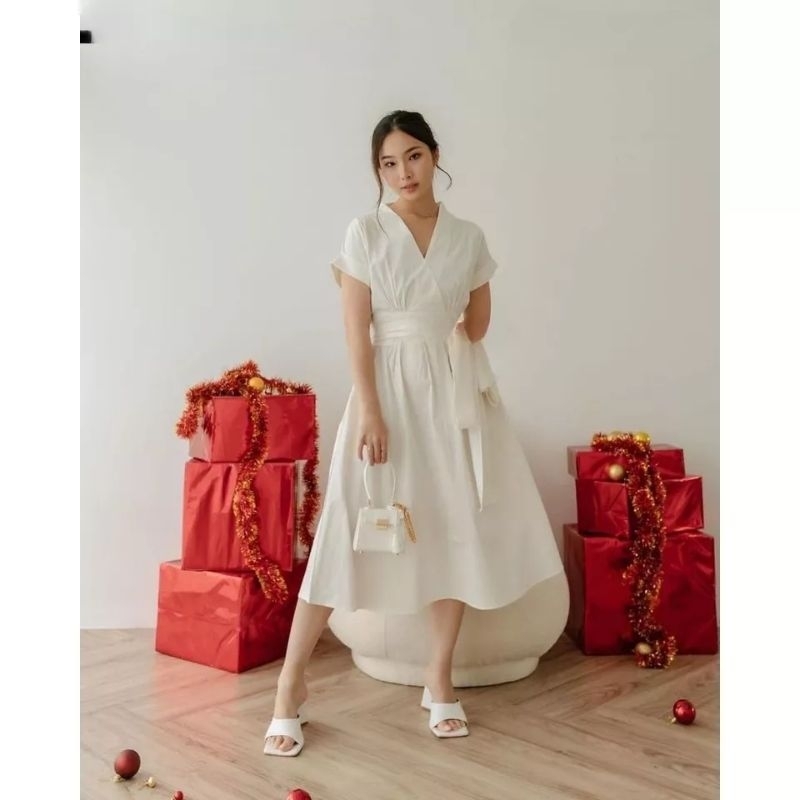 Jual Chika Dress Scuba Flare Skirt V-neck | Shopee Indonesia