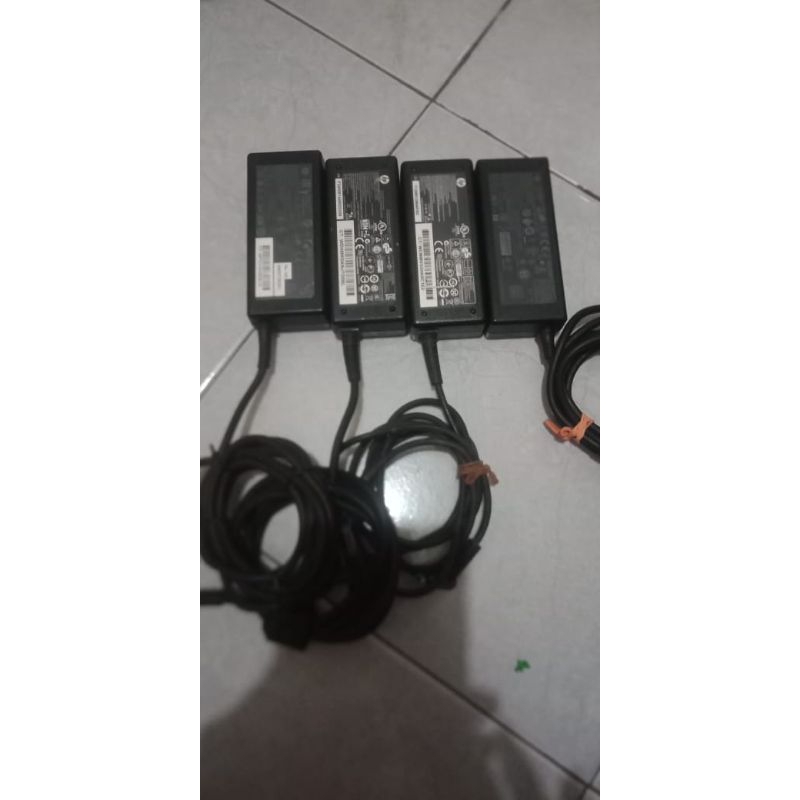 Jual charger HP 14 HP 14s colok biru jarum bekas copotan Laptop normal ...