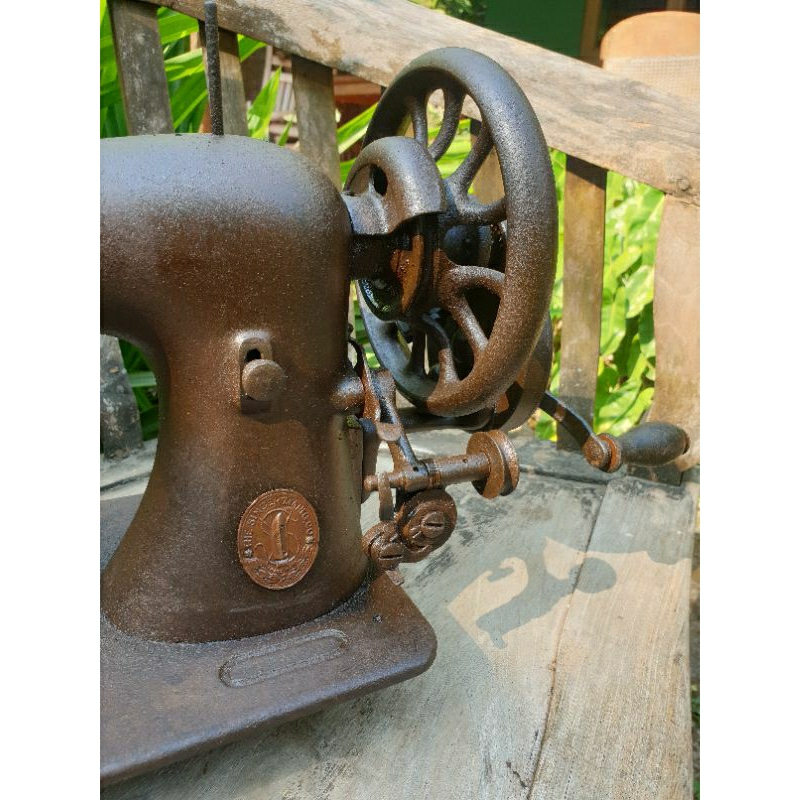 Jual MESIN JAHIT MERK SINGER KLASIK PAKAI ENGKOL TANGAN | Shopee Indonesia