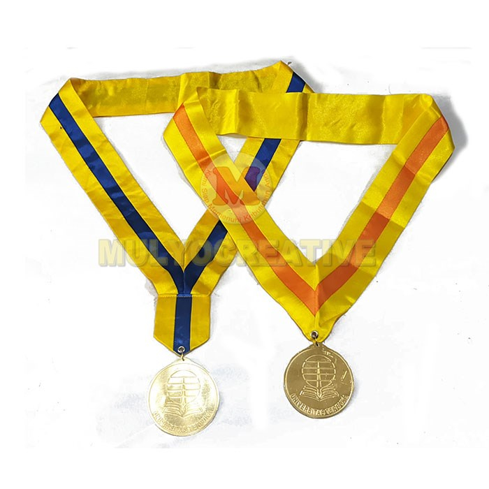 Jual Medali Wisuda Universitas Terbuka Medali UT Medali Kelulusan | Shopee Indonesia
