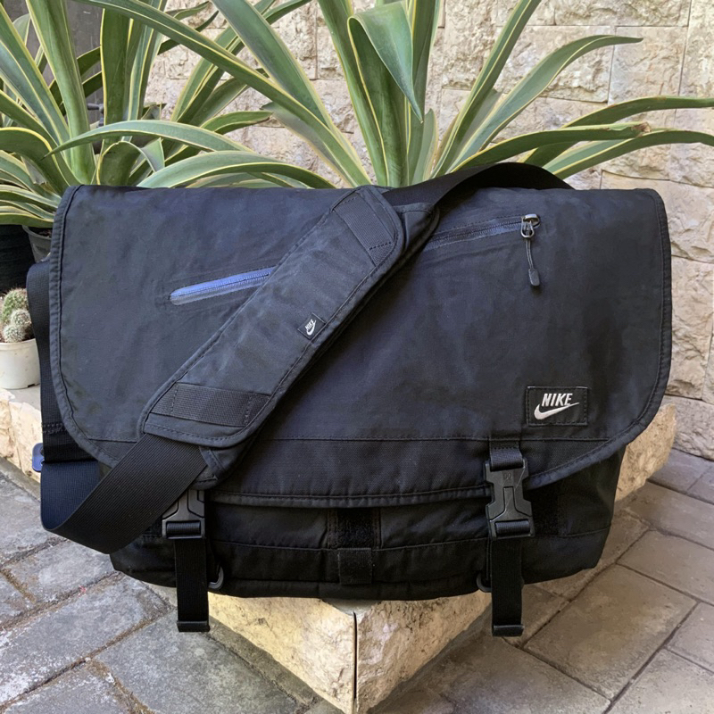 Jual NIKE CASCADE 20M MESSENGER BAG Shopee Indonesia