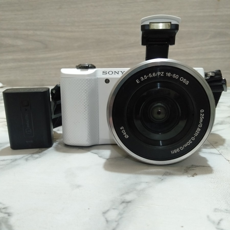 Jual kamera sony a5000 kit 16 50mm oss warna putih | Shopee Indonesia