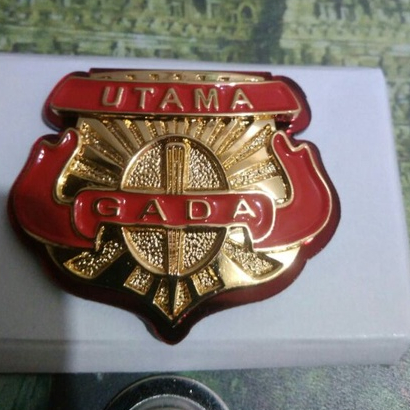 Jual pin satpam/pin gada utama magnet-wing gada utama mika magnet ...