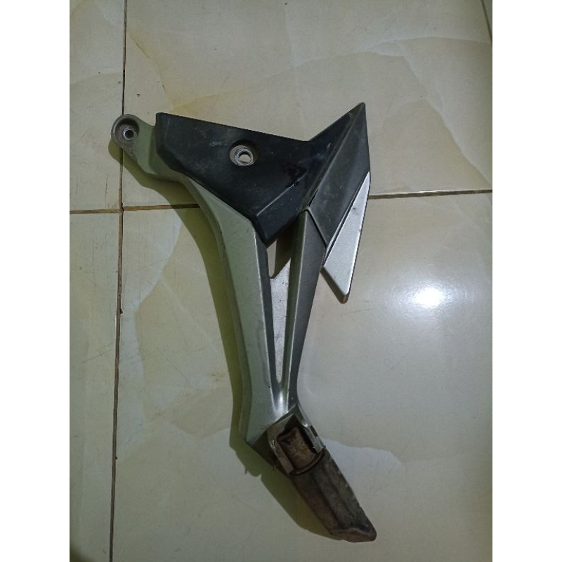 Jual FOOTSTEP KIRI SUPRA 125 FI ORIGINAL COPOTAN | Shopee Indonesia