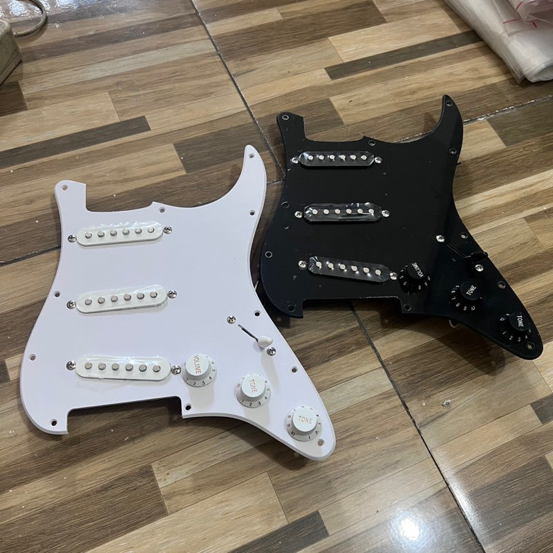 Jual Satu Set Pickguard Plus Pickup - Pickguard Fender Stratocaster SSS ...