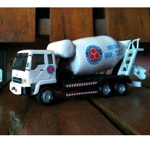 Jual Miniatur truk Fuso Molen Tiga Roda | Shopee Indonesia