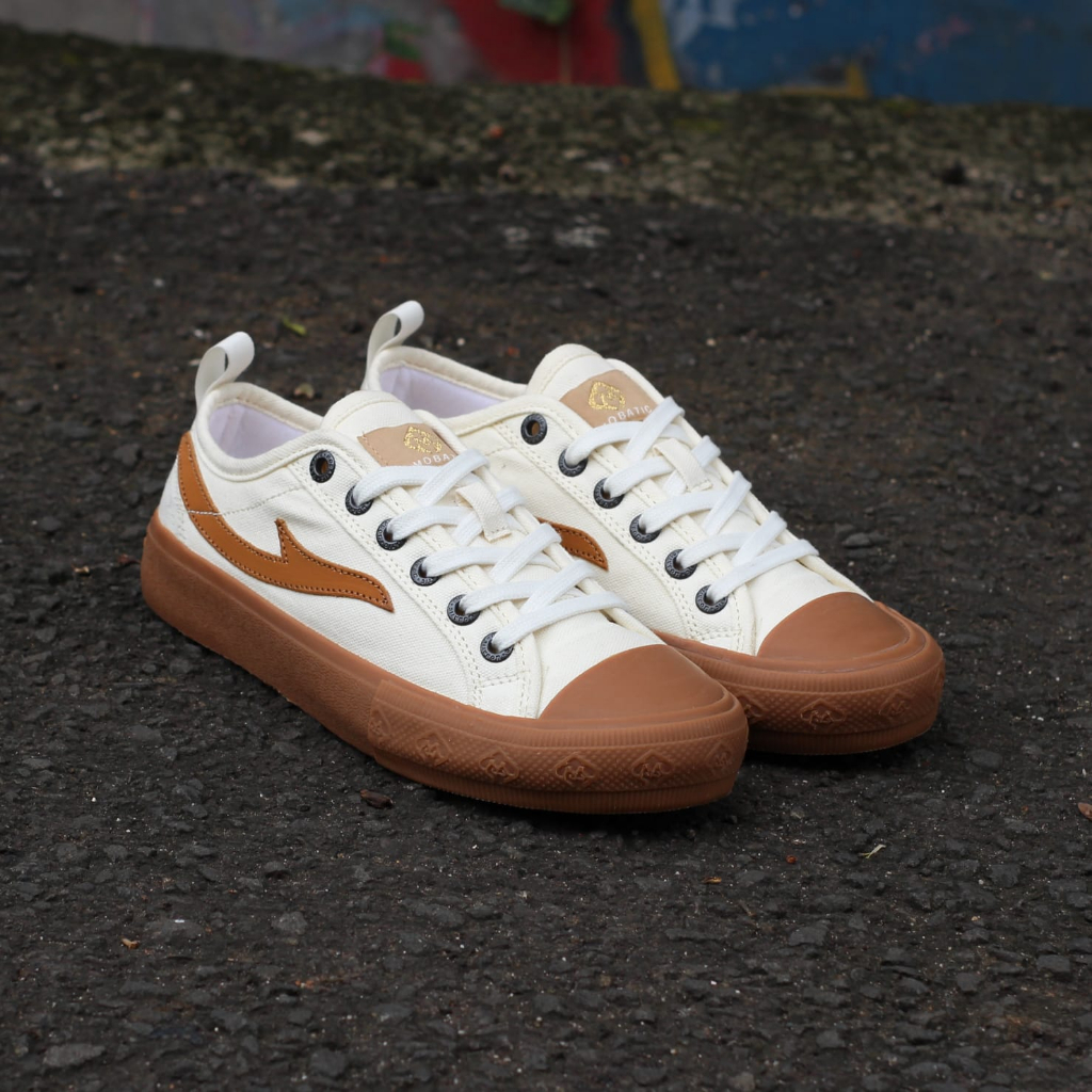 Jual Sepatu Sneakers Mobatic Gen-Z Low Off White Original Made in ...