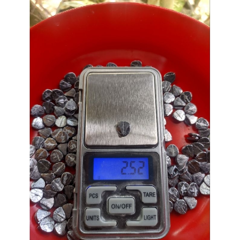 Jual Timah pemberat body soft frog bentuk segitiga,berat 2,5 gram ...