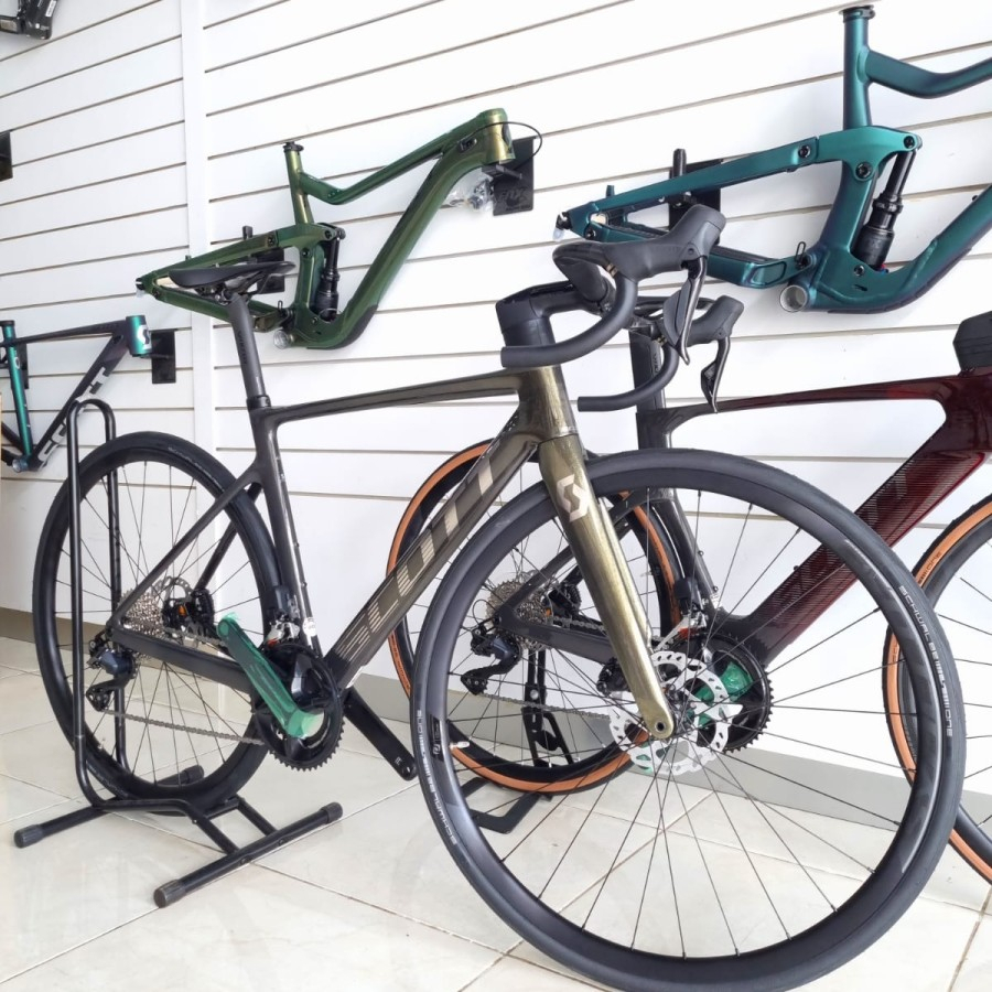 Jual Road Bike RB - Sepeda Balap Scott Addict RC 40 2023, 700C | Shopee ...