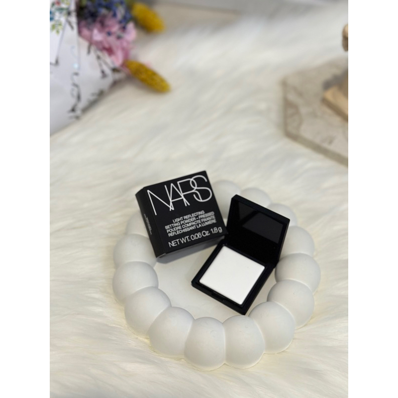 Jual Nars mini lighr reflecting setting powder | Shopee Indonesia