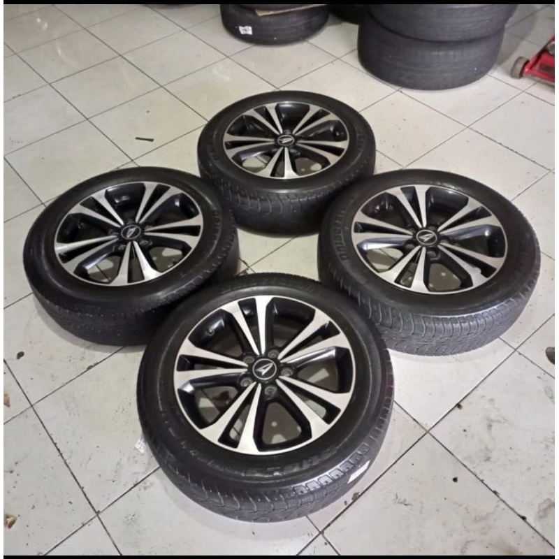 Jual Velg Mobil Bekas Seken terios ring 17 lubang 5x114 pls ban 215/60 ...
