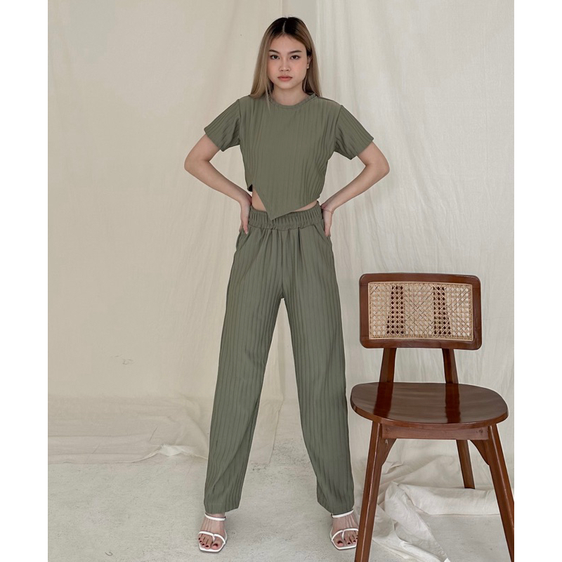 Jual NOBLE KNIT SET ( BELI 1 GRATIS 1 ) | Shopee Indonesia