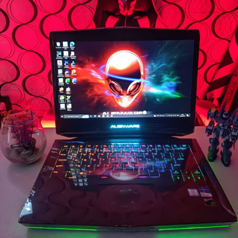 Jual Laptop Alienware 14 Ram 16gb SSD+HDD Core i7 Windows 10 Dual Vga ...