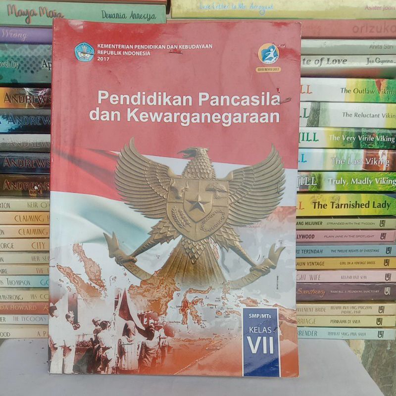 Jual buku pendidikan Pancasila dan kewarganegaraan untuk SMP kelas VII | Shopee Indonesia