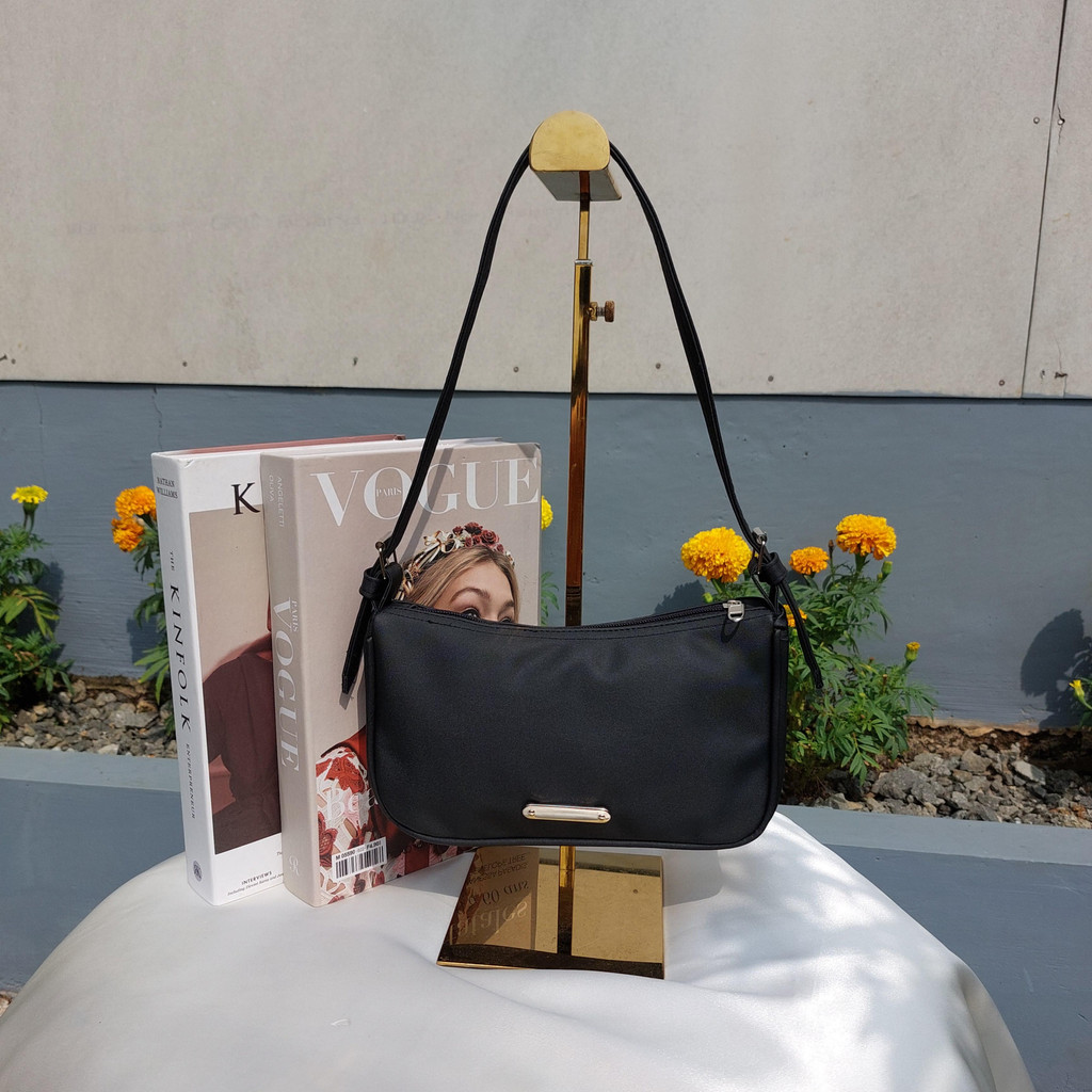 Jual (NEW) TAS SHOULDERBAGS WANITA SIMPEL LUCY BAGS | Shopee Indonesia