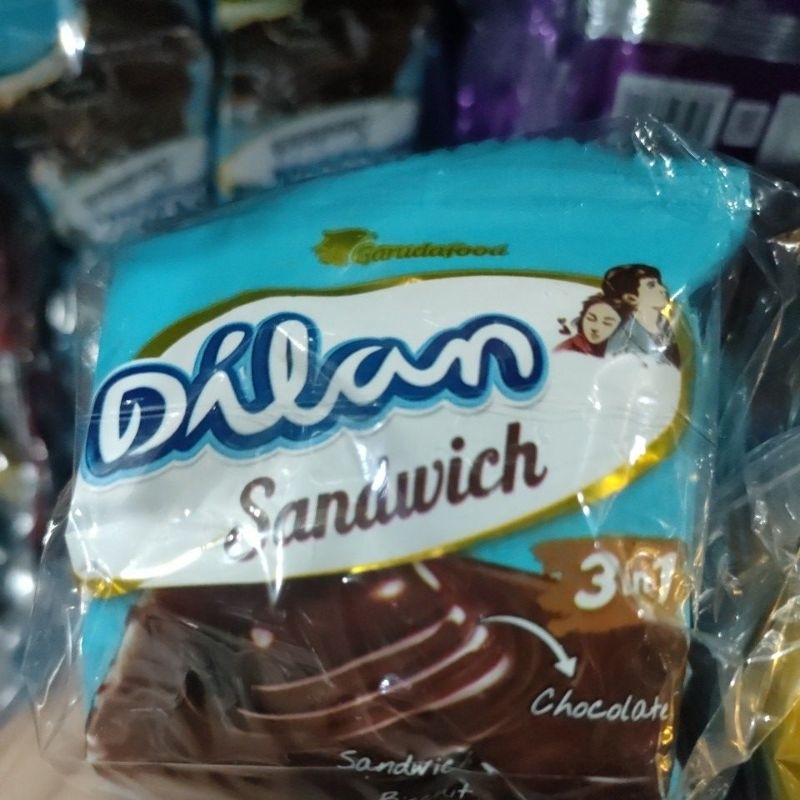 Jual dilan sandwich 3 in 1 biskuit sandwich salut cokelat isi krim ...