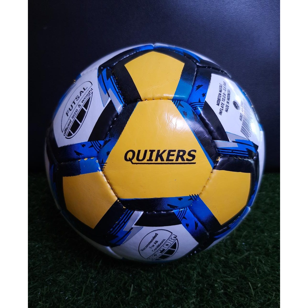 Jual BOLA FUTSAL QUIKERS ORIGINAL LS / BOLA FUTSAL ORIGINAL / BOLA ...