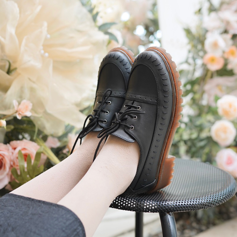 Jual FREYA DOCMART - Sepatu wanita / Dokmart wanita / Loafers wanita ...