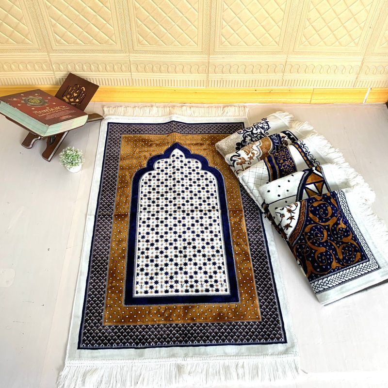 Jual SAJADAH TURKEY PUTIH SEMI KARPET SAJADAH RAUDOH TERBARU SAJADAH ...