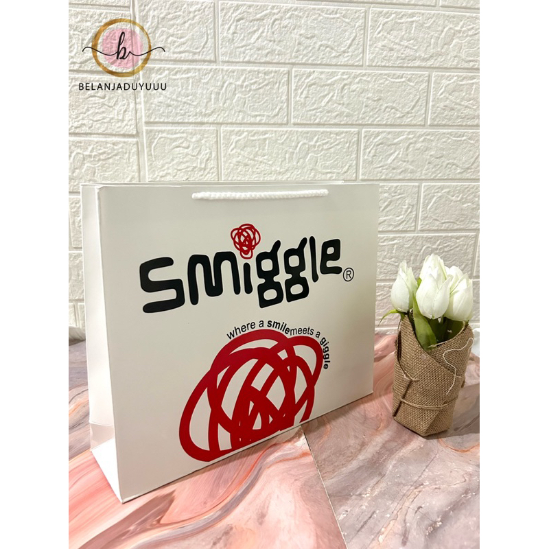 Jual Paper Bag Smiggle Paper Bag Pembungkus Kado ( Ready Stock JKT ...