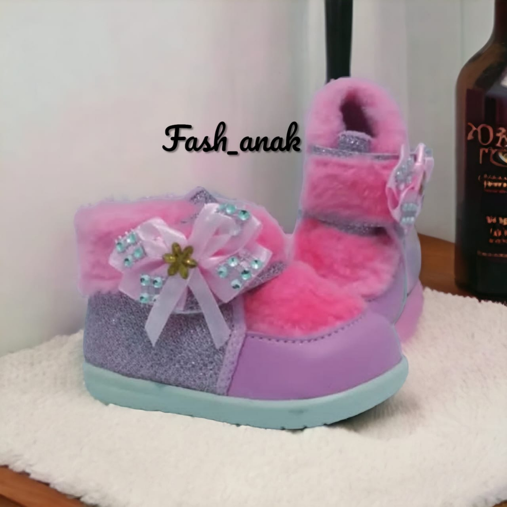 Jual Sepatu Boot Anak Perempuan Bulu Pita Cantik Usia 1 2 3 Tahun ...