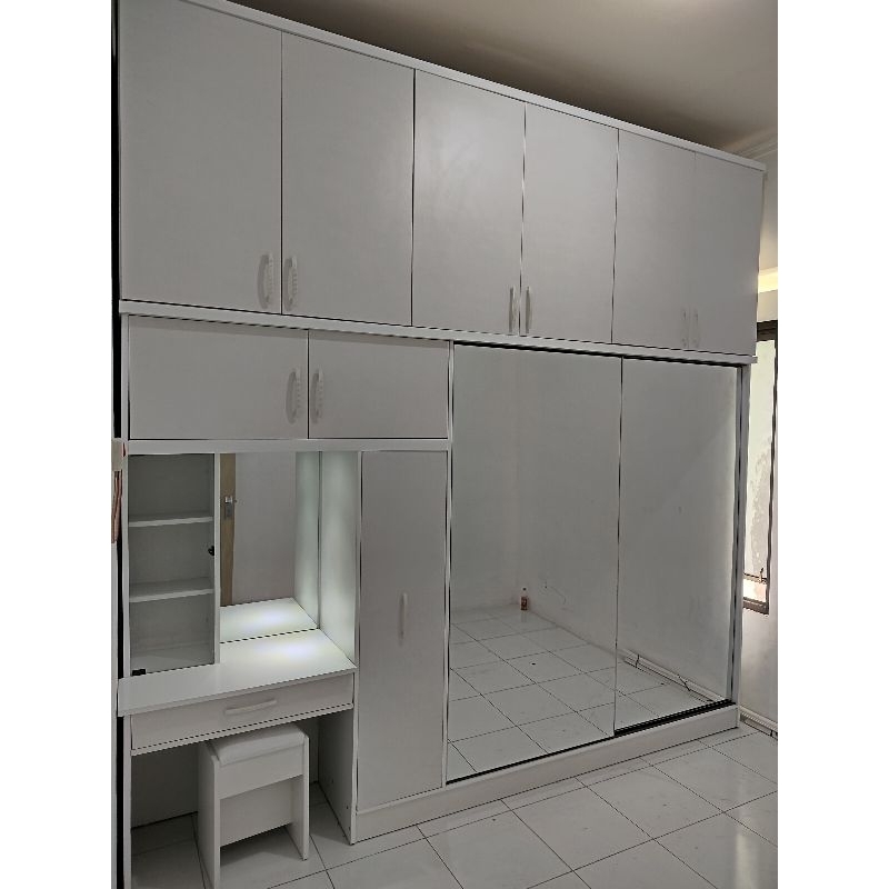 Jual LEMARI PAKAIAN SLIDING DOOR DAN MEJA RIAS KABINET ATAS JUMBO ...