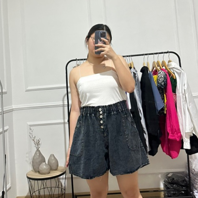 Jual BUTTON SHORT / BUTTON HOTPANTS | Shopee Indonesia