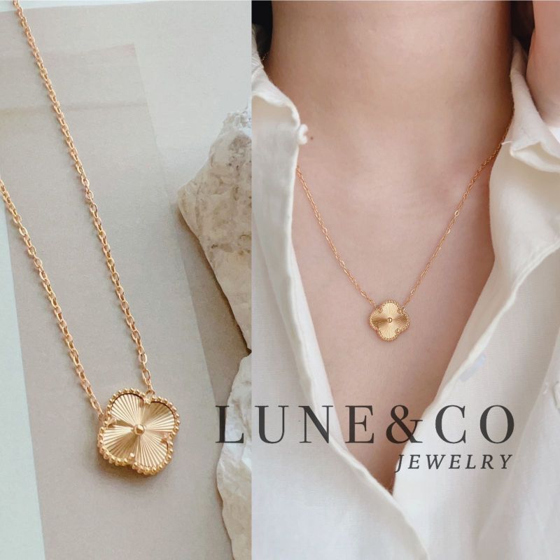 Jual Kalung Bunga Clover Gold Arsis Titanium Stainless Premium Quality ...