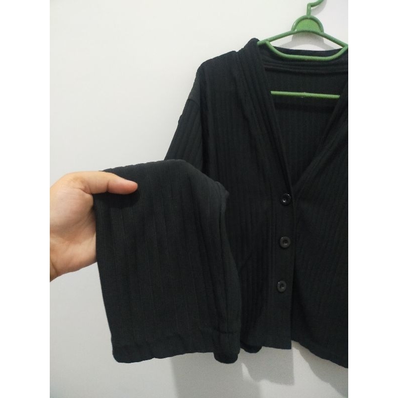 Jual CARDIGAN HITAM KNITWEAR BLACK | THRIFT PRELOVED @SHEFLOW | Shopee ...