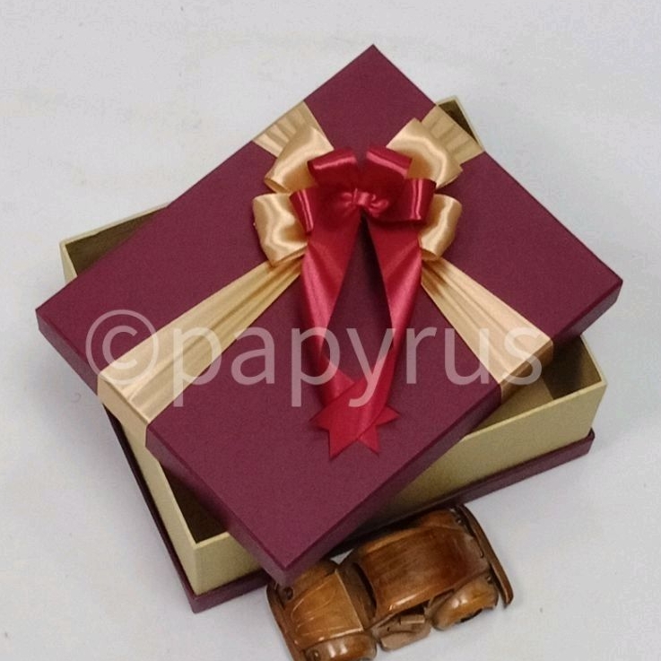 Jual PAPYRUS Sandwich 20x25 Tinggi 10cm Kotak Kado Gift Box V2 | Shopee Indonesia