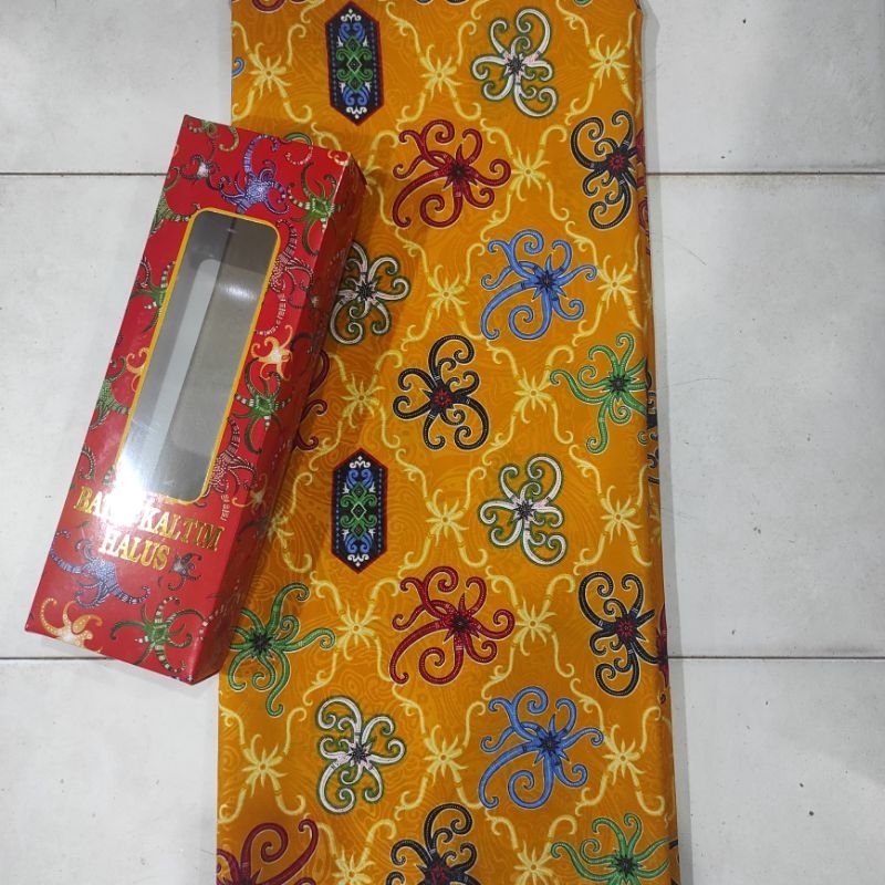 Jual kain batik motif kalimantan bahan halus embos SE01 | Shopee Indonesia